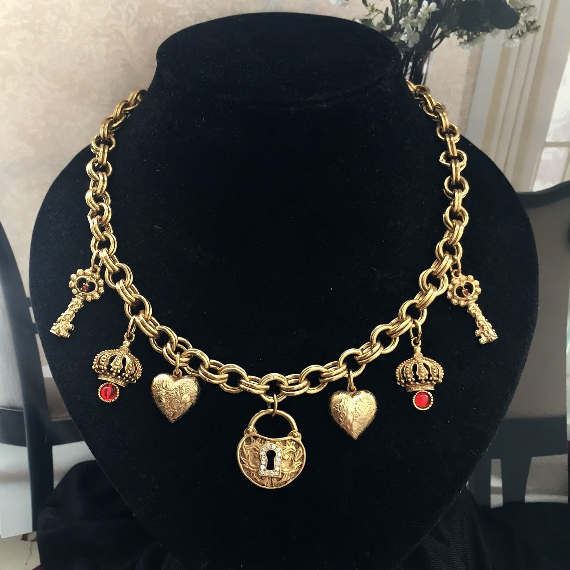 New Old Stock Padlock Choker NECKLACE Gold Tone Key Royal Heart 80s ...